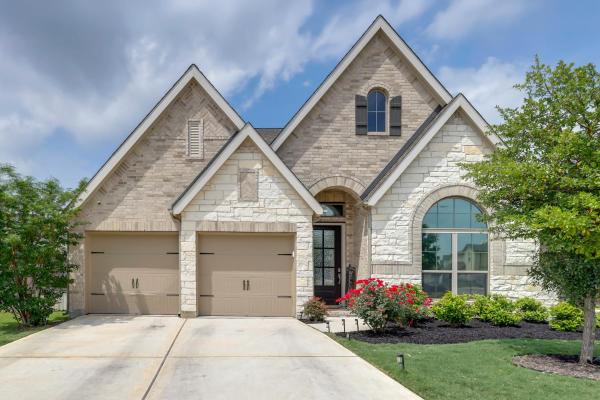 10 Min From Austin! High-end Home W/ Nice Backyard - Elgin, TX
