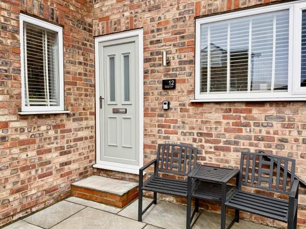 Little Yorkie Hideaway Central & Free Parking - York
