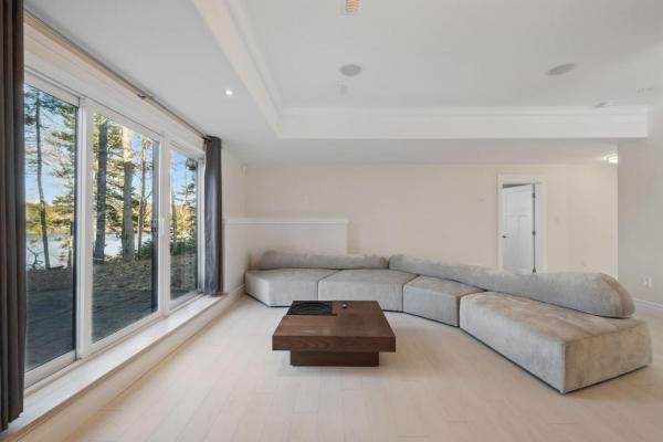 Peaceful Retreat On Schmidt Lake - Nova Scotia