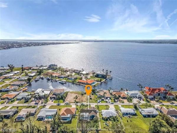 Tropical Pool Retreat Near Tarpon Point - Cape Coral, FL