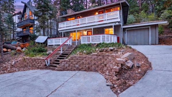 Club View Retreat By Avantstay Private Hot Tub Outdoor Dining Views Walk To Slopes Village - Big Bear Lake, CA