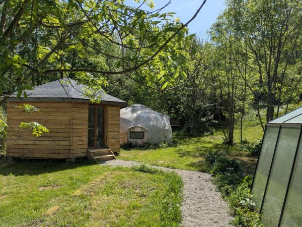 Kerterre, Hébergement Insolite En Lisière De Forêt - Ariège