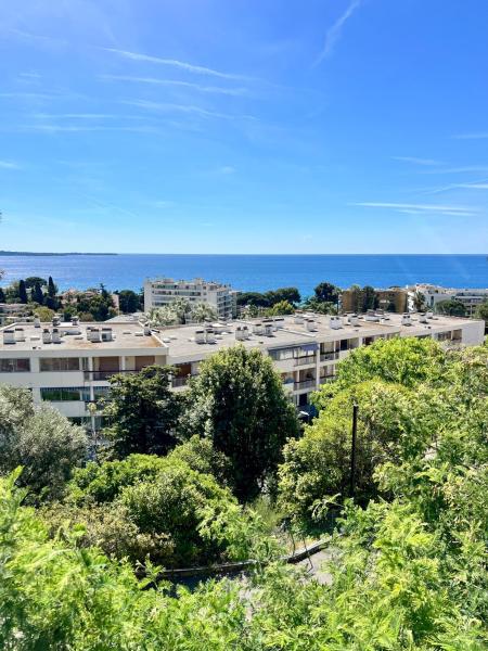 Studio With Parking And Sea View - Cannes