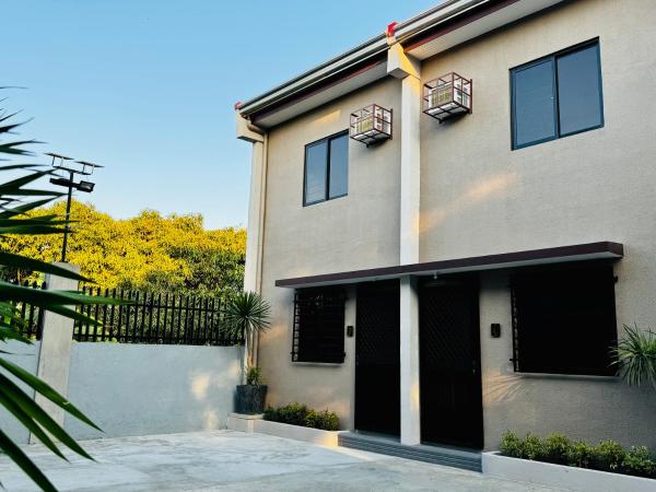 Sebastians Crib D - Dasmariñas