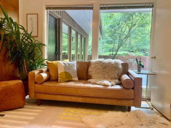 Mid-century Gem Creekside King Beds Near Unc - Carrboro, NC