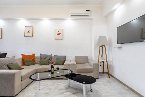 Luxury 3 Bedroom Apartment In The Heart Of The City - Tbilisi