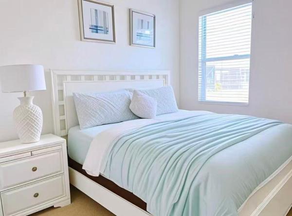 Bright Guest Room In Luxury Villa - Resort Community - Near Disney - Shared Bath - Florida