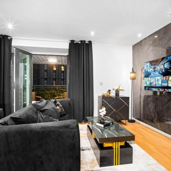 Stylish City Centre Apartment - Terrace - Parking 1001m - The Royal Town of Sutton Coldfield