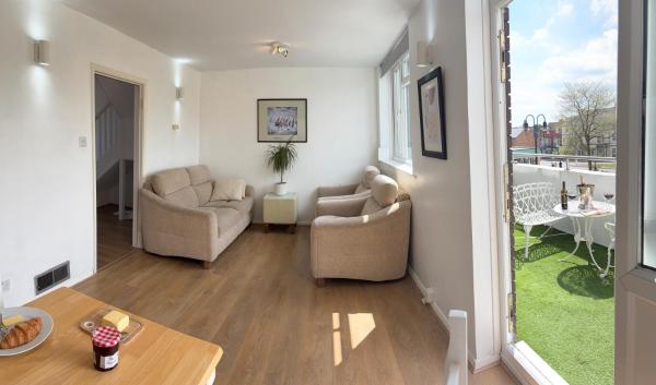 Two Floor Flat In Town Center - Warwick
