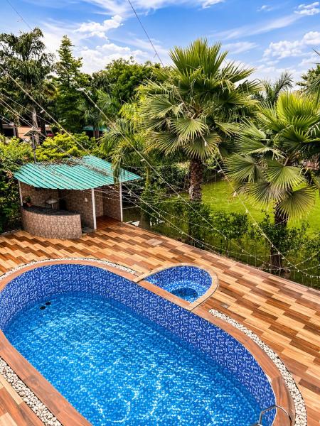 Luxury 5bhk Farmstay Perfect For Groups - Noida