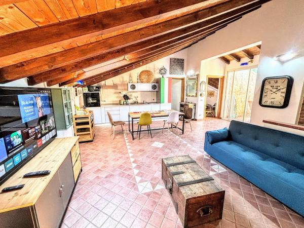 Luxury Apartment Beachfront - Carrara