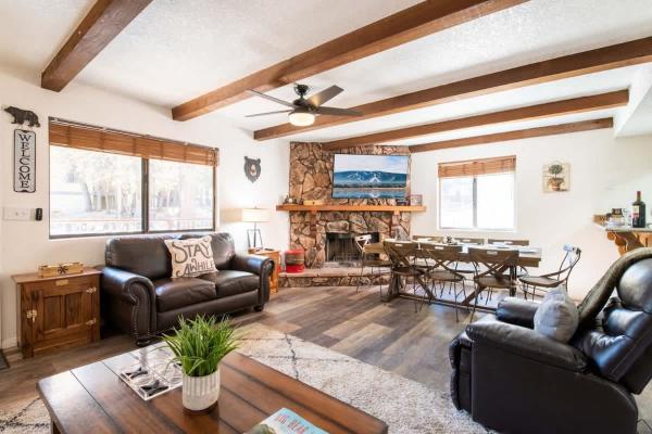 The Bear Cave Summit Unit B ! Game Room & Hot Tub - Big Bear Lake, CA