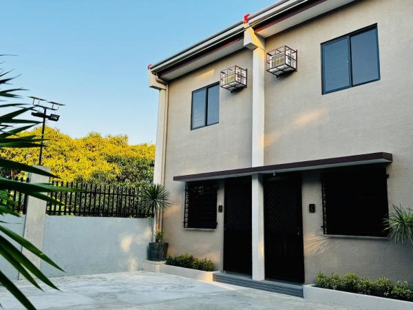 Sebastians Crib C - Dasmariñas