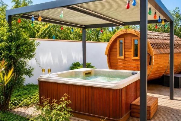 Piscine, Jacuzzi, Sauna Et Suites Proche Plage - Perpignan