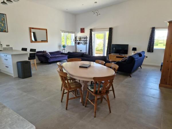Mortimers Farm Barn - Saffron Walden