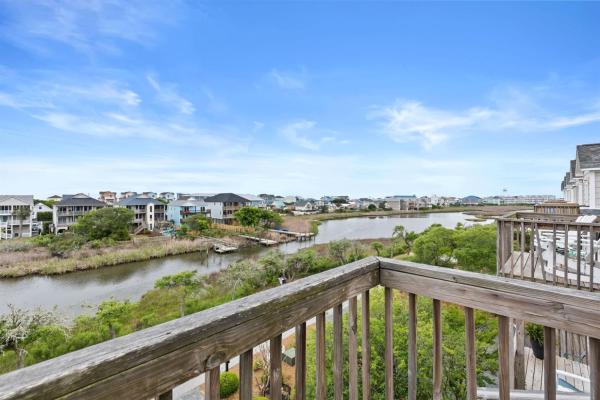 Jolly Rogers Oceanview, Walk To Beach, Sleeps 12 - Topsail Beach, NC