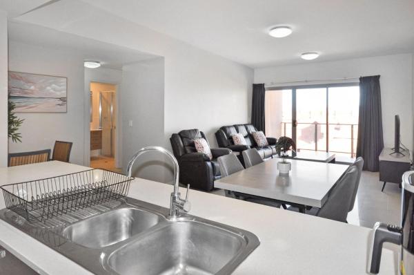 Elegant Edgar - 2 X 1 Apartment - Marble Bar