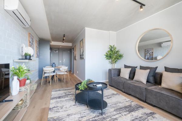 818 Riverlands - Lux 1 Bedroom Apartment With Parking - Cape Town