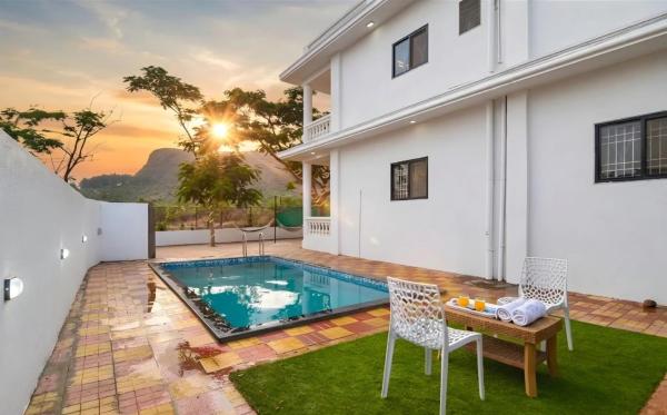 Ll Empyrean Stay Ll Black Panther Villa Ll 3bhk Ll Ll Private Pool Ll Ac Ll Free Wifi Ll - Maharashtra