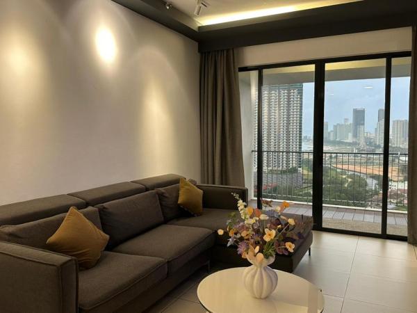 3bedroom, 2car Park Seaview With Balcony For 6 Pax, The Landmark - Batu Ferringhi