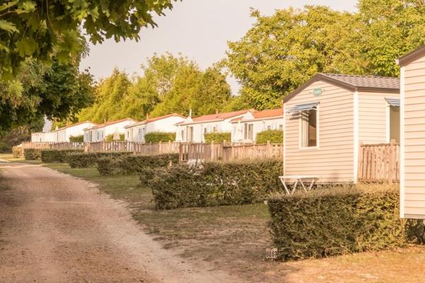 Camping Le Petit Trianon De Saint Ustre - Jura