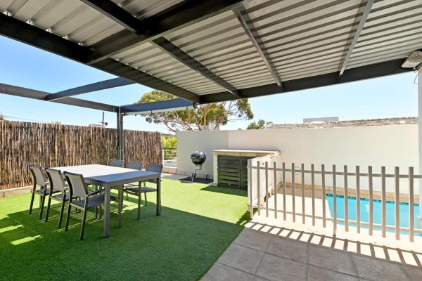 5 Bed House Pool Fresnaye Sea Point - Cape Town