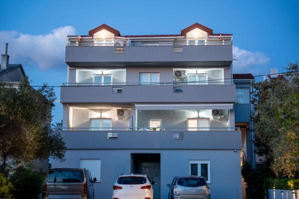 Apartments Miki 2 - Novalja