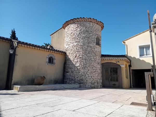 Villa Provençale Avec Jacuzzi - Vedène