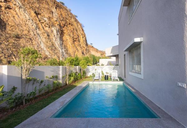 Shourya Viola By Alaya Stays 3-bhk Villa With Private Pool, Garden & Panoramic Hill View - Udaipur