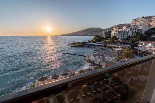 Golden Apartments Beachfront And Swimming Pool - Sarandë