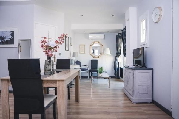 Maison Annexe Avec Une Chambre Climatisation Et Place De Stationnement - Décines-Charpieu