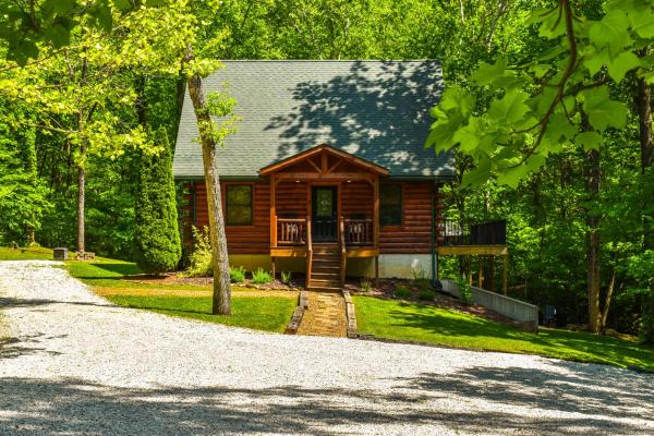 Secluded Cabin That Sleeps 12 With Loft Bunkhouse And Game Room Including 86 Inch Tv - French Lick, IN