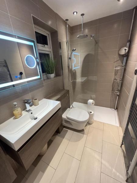 Hollybrake Haven Gatwick - Redhill