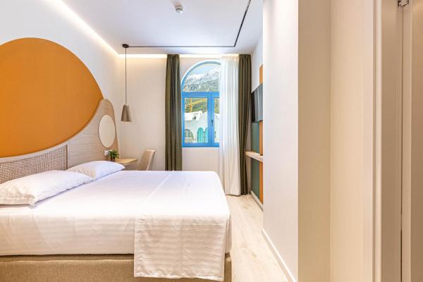 Santorini Luxury Room 2 - Beach Access, Parking And More - Dhërmi