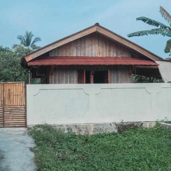 Home Stay Cimaja Wave Walk Cabin - Indonesia