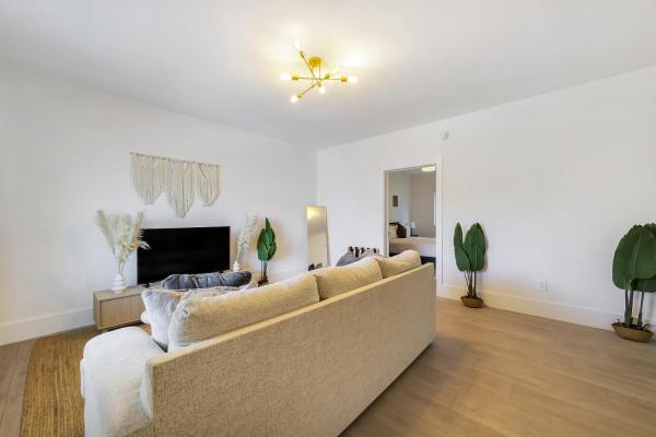 8040 Harding Apts - Miami Beach, FL