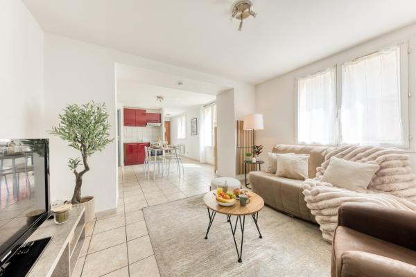 Séjour Pro Au Centre De Tarbes, Terrasse Privée, Wifi, Calme Et Autonomie - Tarbes