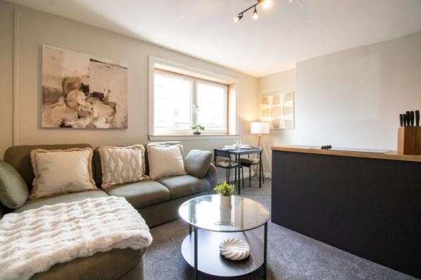 Modern 2-bed Apartment, Greenock - Helensburgh, UK