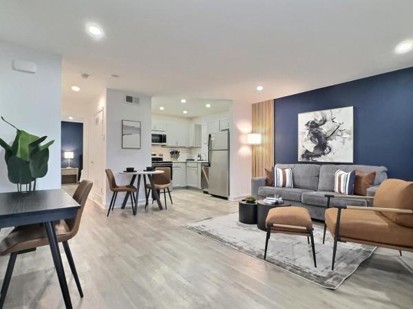 Downtown Retreat With Private Balcony And Free Parking - Birmingham, AL