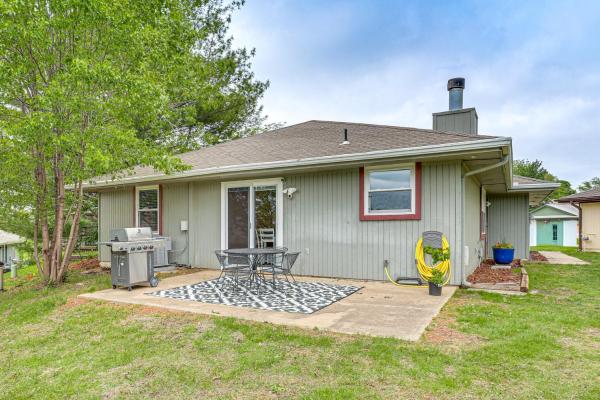 13 Mi To Kauffman Stadium! 'Cottontail Cottage' - Lake Jacomo, Blue Springs