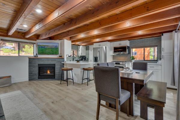 Completely Renovated Charming Mountain Retreat - Tahoe City, CA