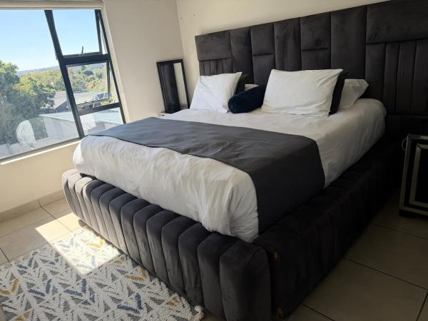 2 Bedroom 2 Bathroom Rivonia Apartment - Midrand