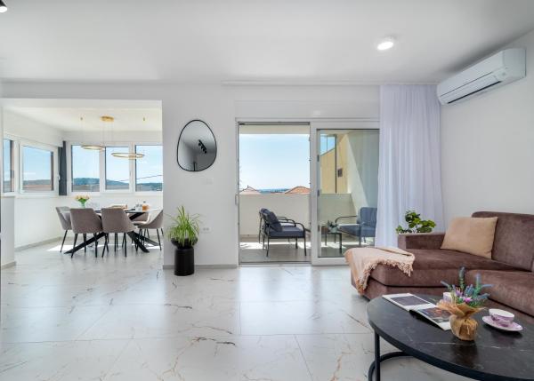 Natura Vita Apartment-new Modern Apartment With City View & Two Free Parking Spaces-10 Min Walk To Trogir Old Town - Trogir