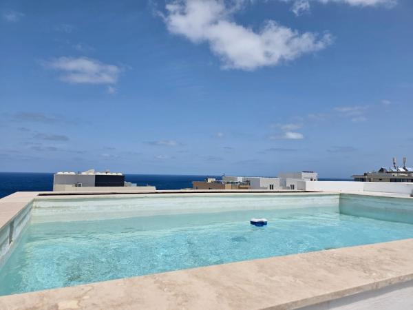Rooftop Pool, Luxury Apartment In Sliema - Malta