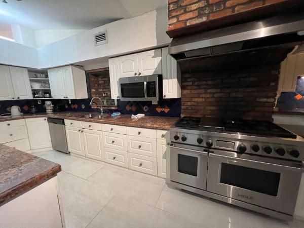 Miami Magic Hostel Bed 3b - Miramar, FL