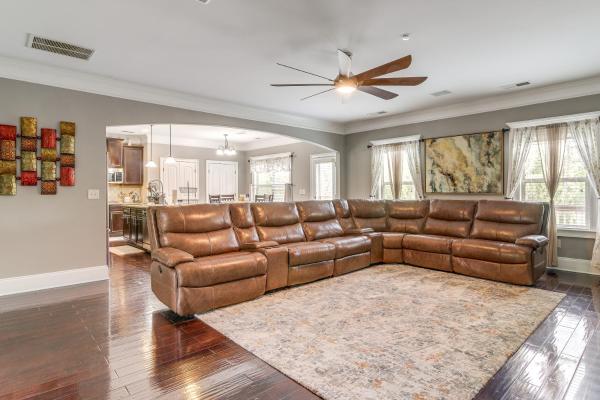 Spacious Group Hub! Walk To Tribble Mill Park - Carl