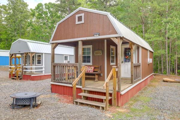 Tree-lined Higden Retreat: Close To Parks + Trails - Arkansas