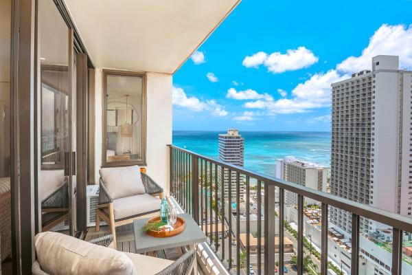 30th Fl Luxury Ocean & Waikiki View With Free Parking - Honolulu, HI