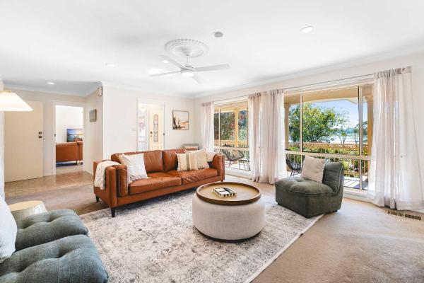 The Lakehaven - Serene Lakeside Entertainer - Wagga Wagga