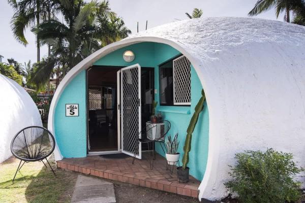 Binishell Igloo 5 - Unique Beachfront Escape With Pool - Cairns